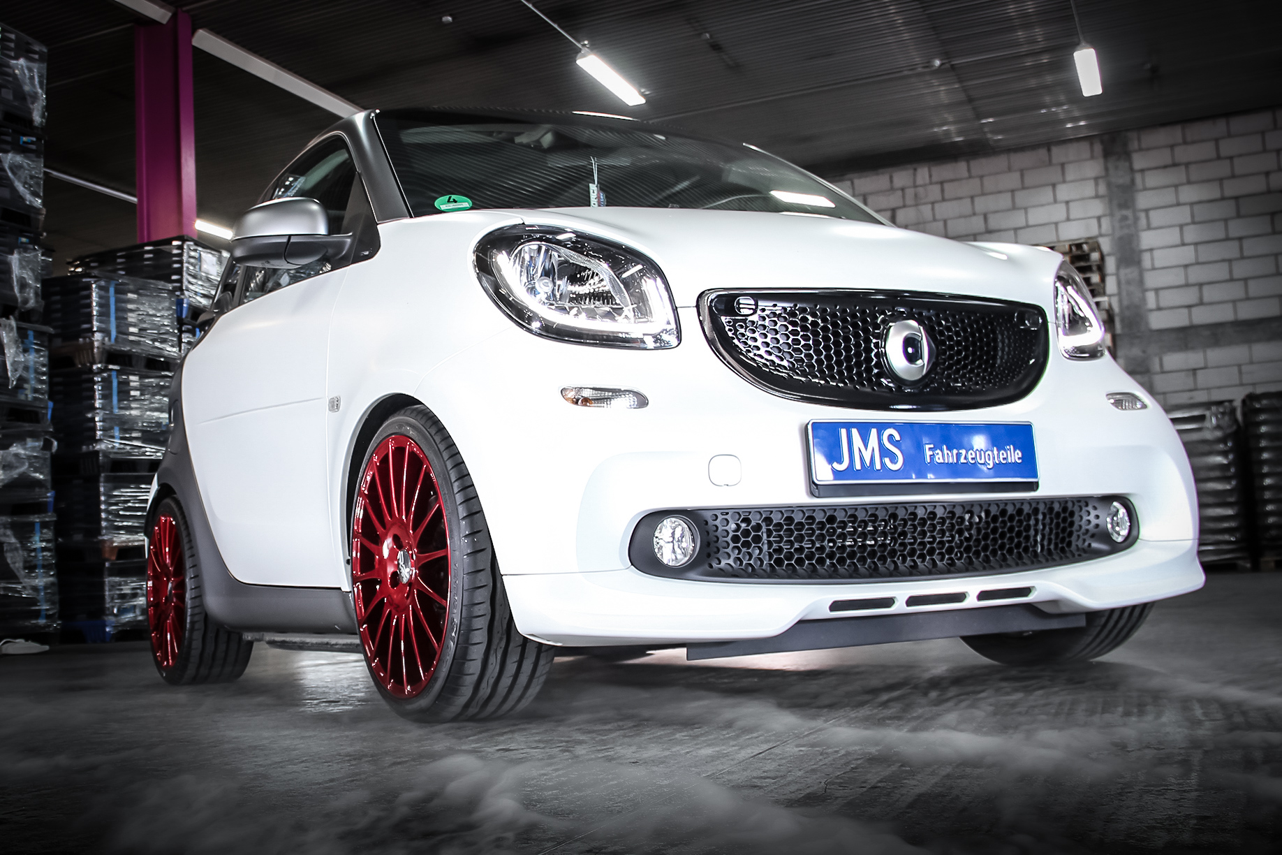 Tuning-Zwerg: Smart Fortwo 453 mit OZ-Leichtmetallrädern & Co., JMS ...