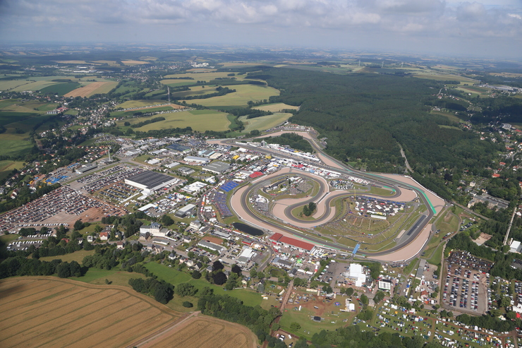 Der Sachsenring - Tradition mit Herz und Benzin, SRM - Sachsenring ...