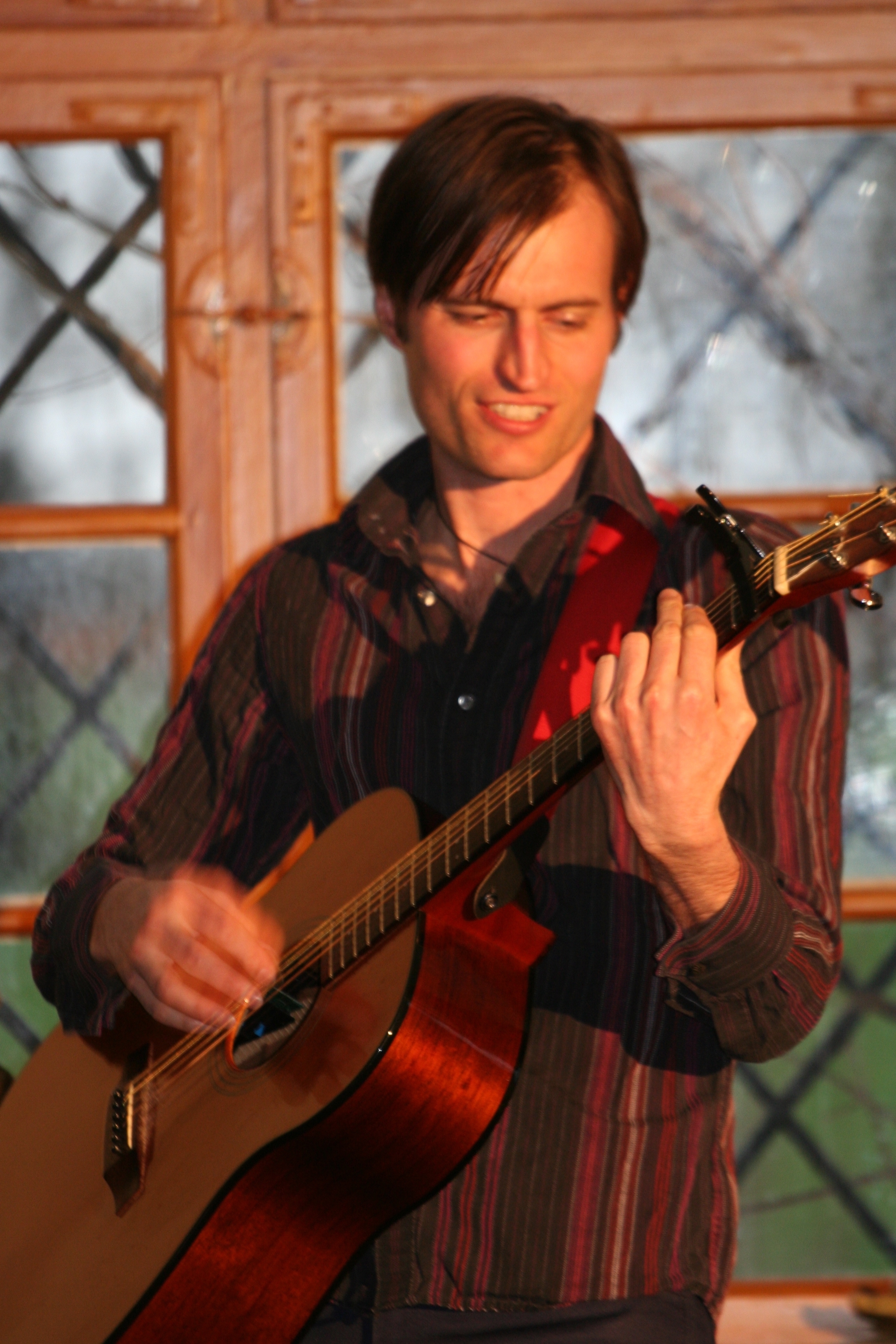 Mathew James White - gefühlvolle Songs auf der Gitarre wie in den 60er ...