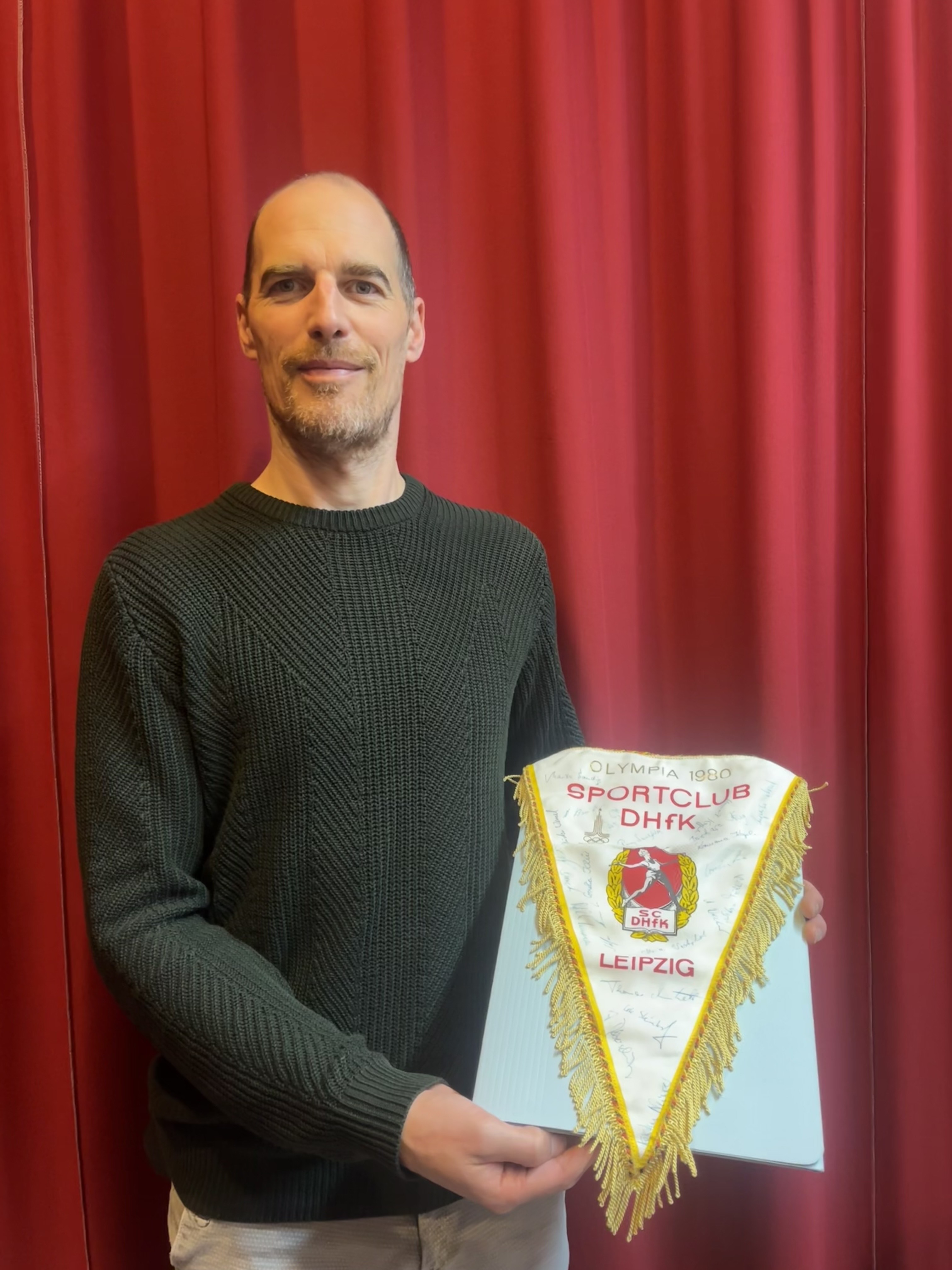 Wimpel wechselt vom Keller ins Museum, Kabarett "academixer" GmbH ...