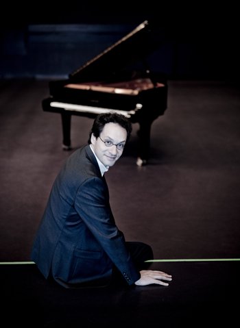 3. Philharmonisches Konzert: Brahms pur I, Erzgebirgische Theater und ...