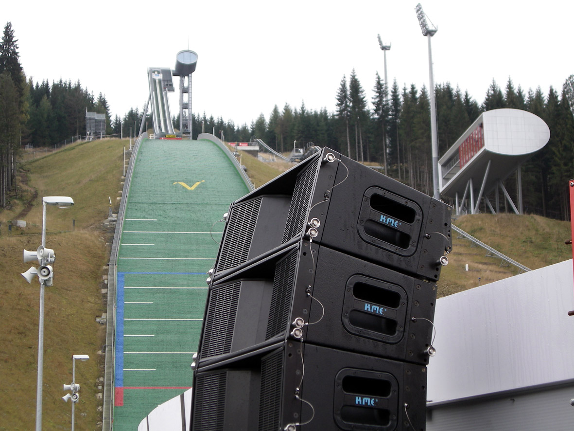 FIS Sommer Grand Prix im Spezialspringen mit K.M.E. PANO, K.M.E ...