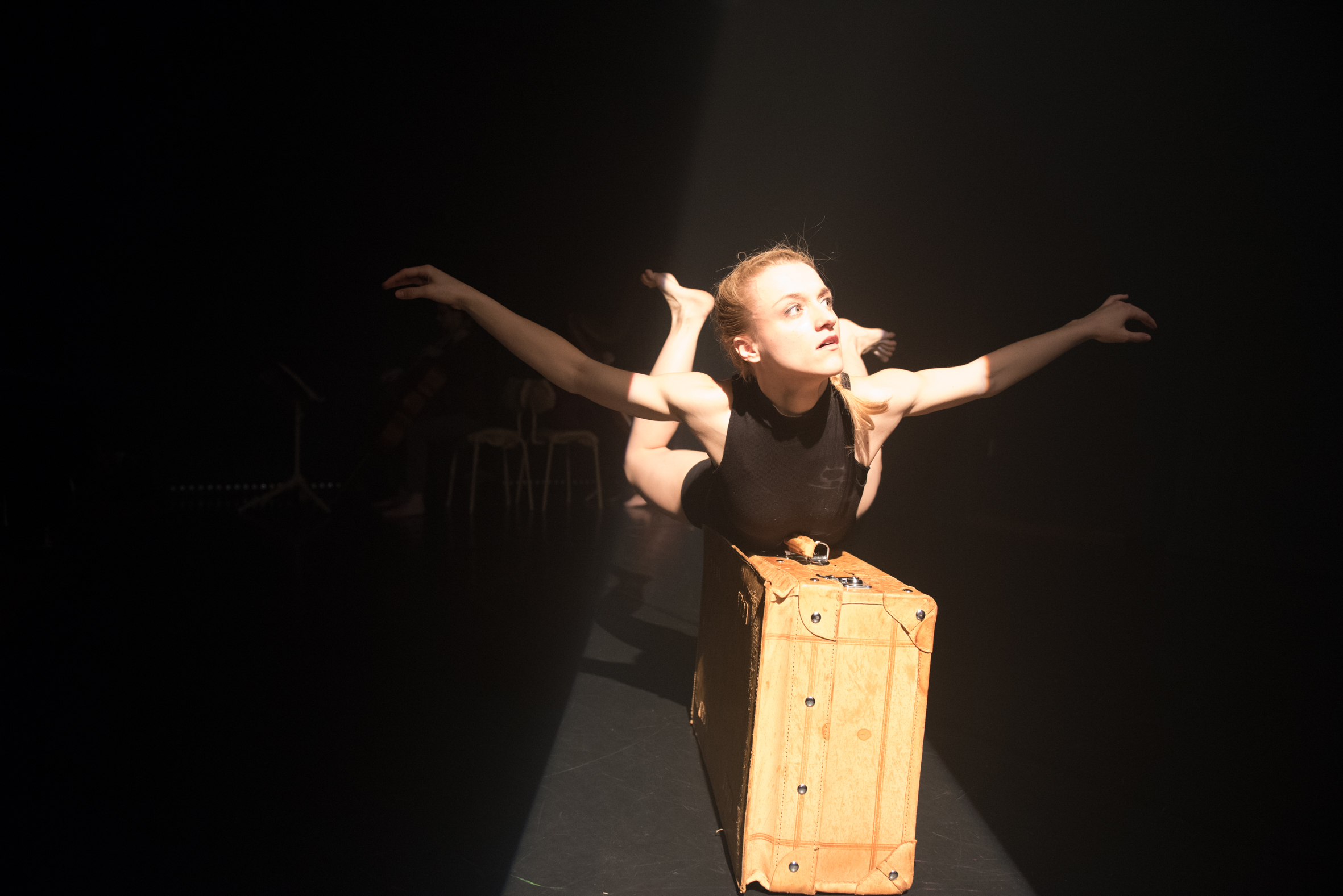 »LES NOMADES«, Oper Leipzig, Story - lifePR
