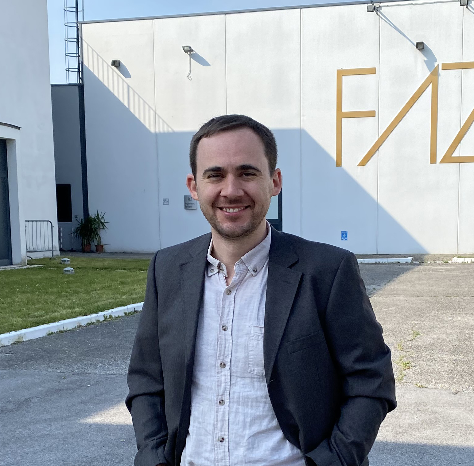 Vom Märchentänzer zum gefühlvollen Pianisten, FEIYR, Story - lifePR