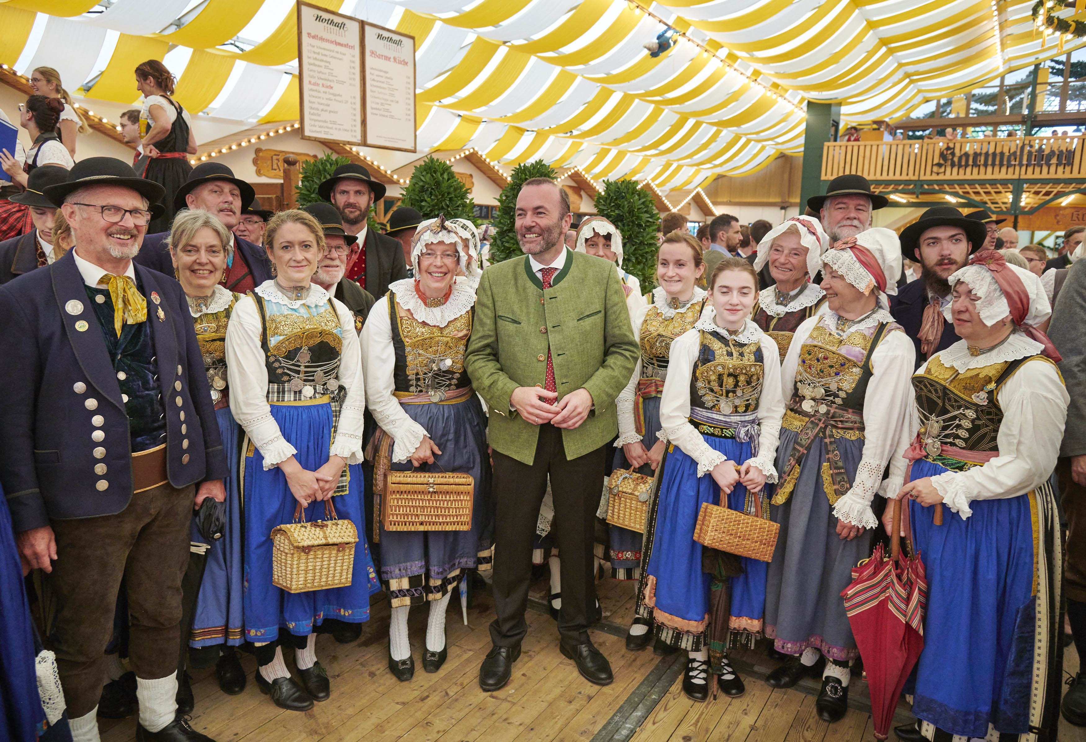 Gäubodenvolksfest in Straubing: Manfred Weber eröffnete das "schönste ...