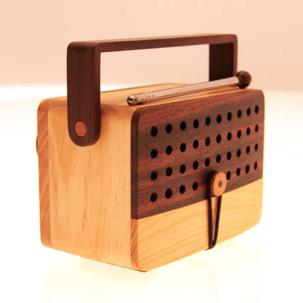 NEUHEIT EXKLUSIV bei myamenity!!! wooden radio MINI, amenity GmbH ...
