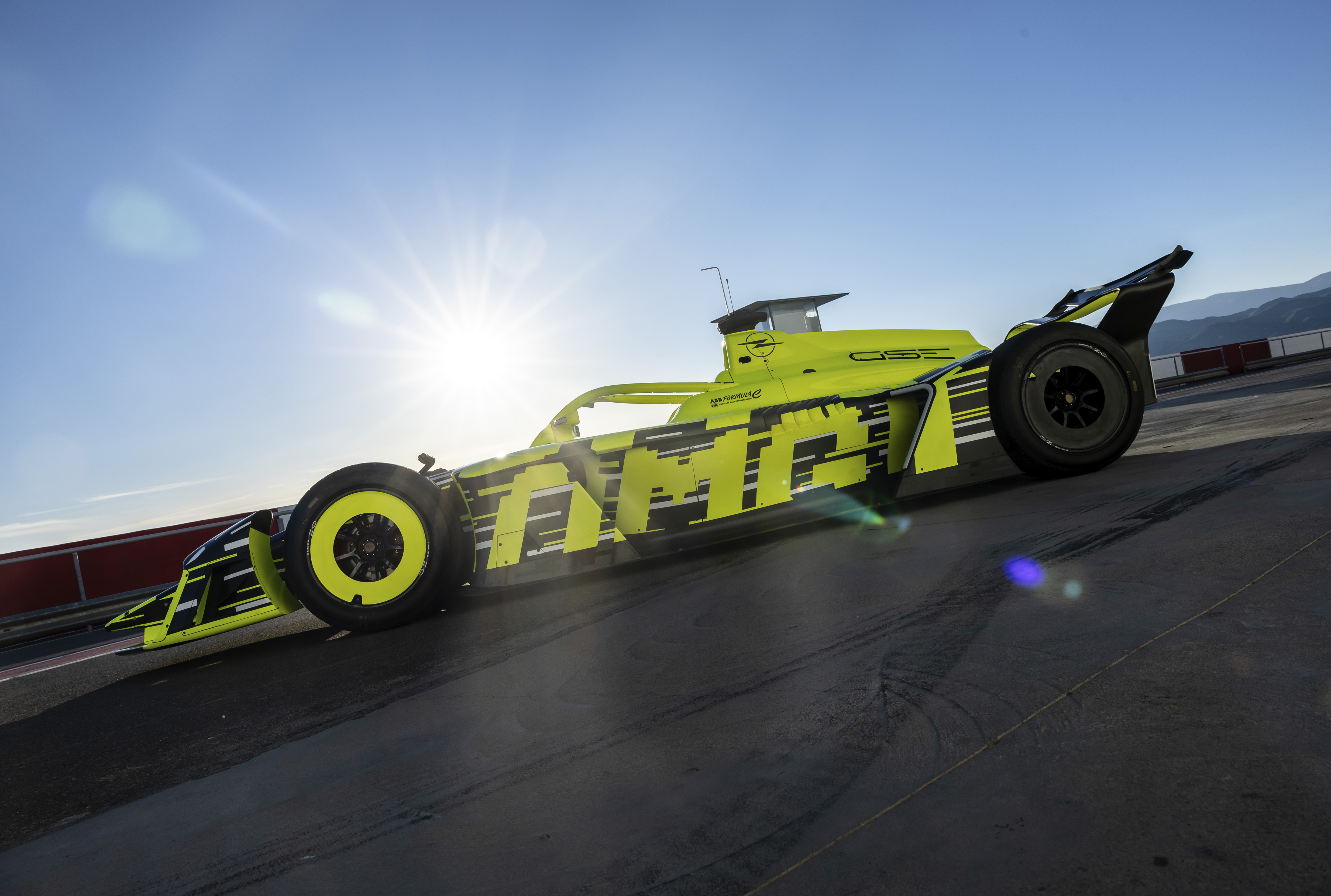 Auf Welttournee: Formel E und Opel GSE Formula E Team mit Stationen in ...
