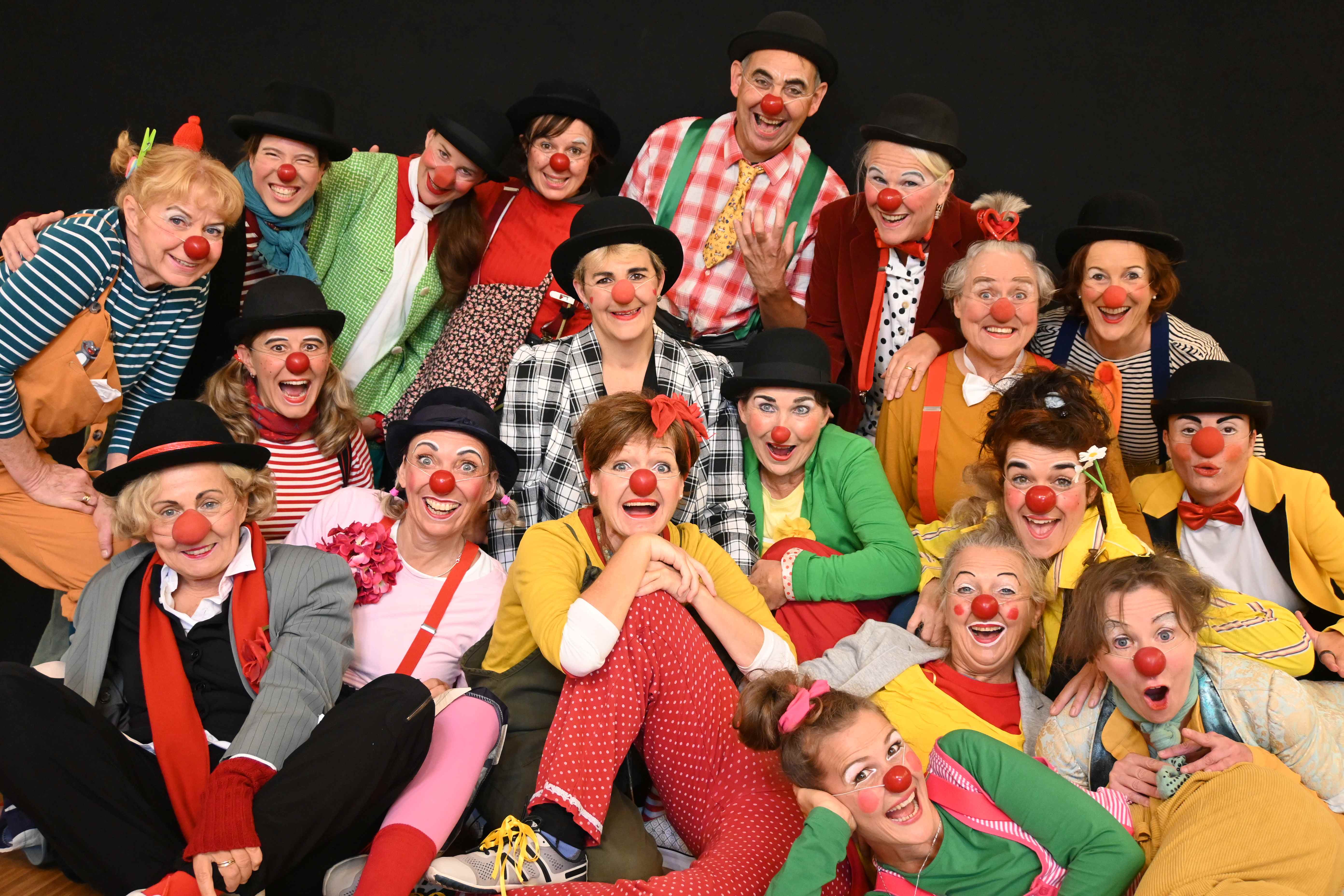 Abschlussarbeit: Clown Show “Absurditäten” am 22.11. um 16:00 und 20:00 ...