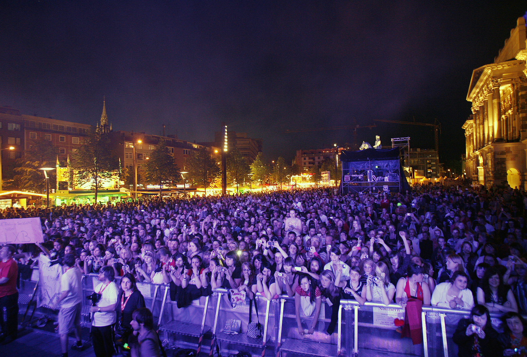 Über 8.000 Braunschweiger feierten mit Lexington Bridge, Debbie rockt ...
