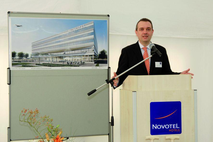 Spatenstich für neues Novotel am Flughafen München, Accor Hospitality ...