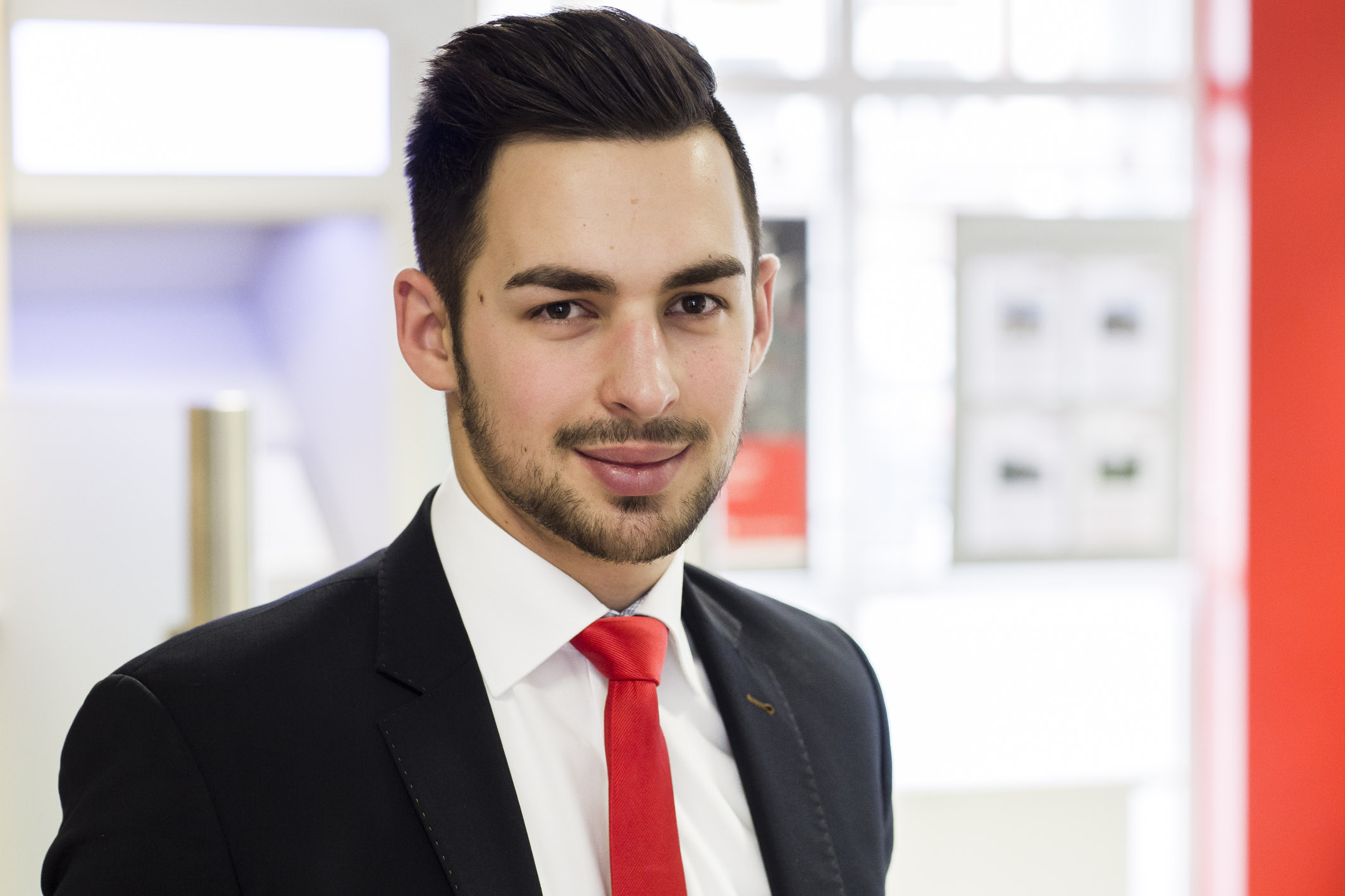 David Seibel ist das neue Gesicht in Wehrheim, Taunus Sparkasse, Story ...