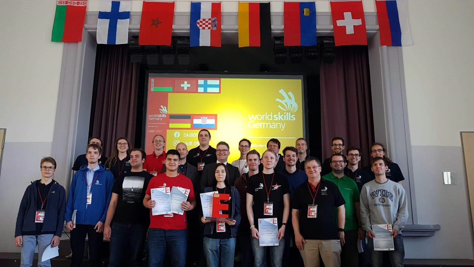 Benjamin Frost aus Wuppertal fährt als bester Programmierer zur ...