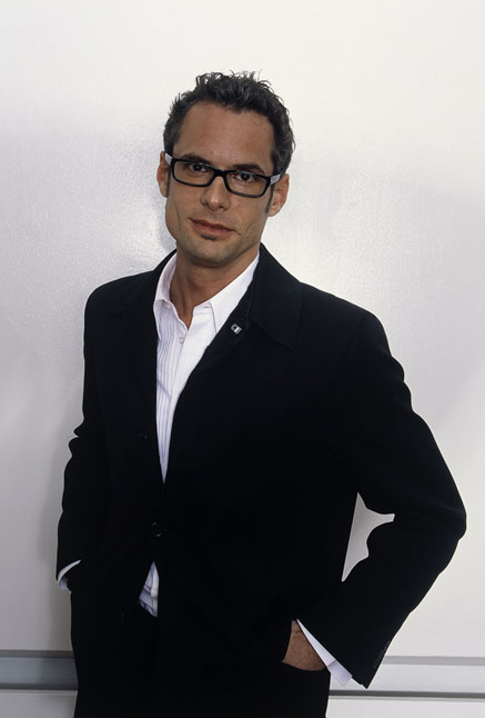 3: Christian Rausch neuer Head of Marketing Communications, Hutchison ...