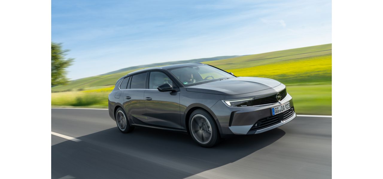 Neuer Opel Astra Sports Tourer ist "FAMILIENAUTO des Jahres 2022", Opel ...