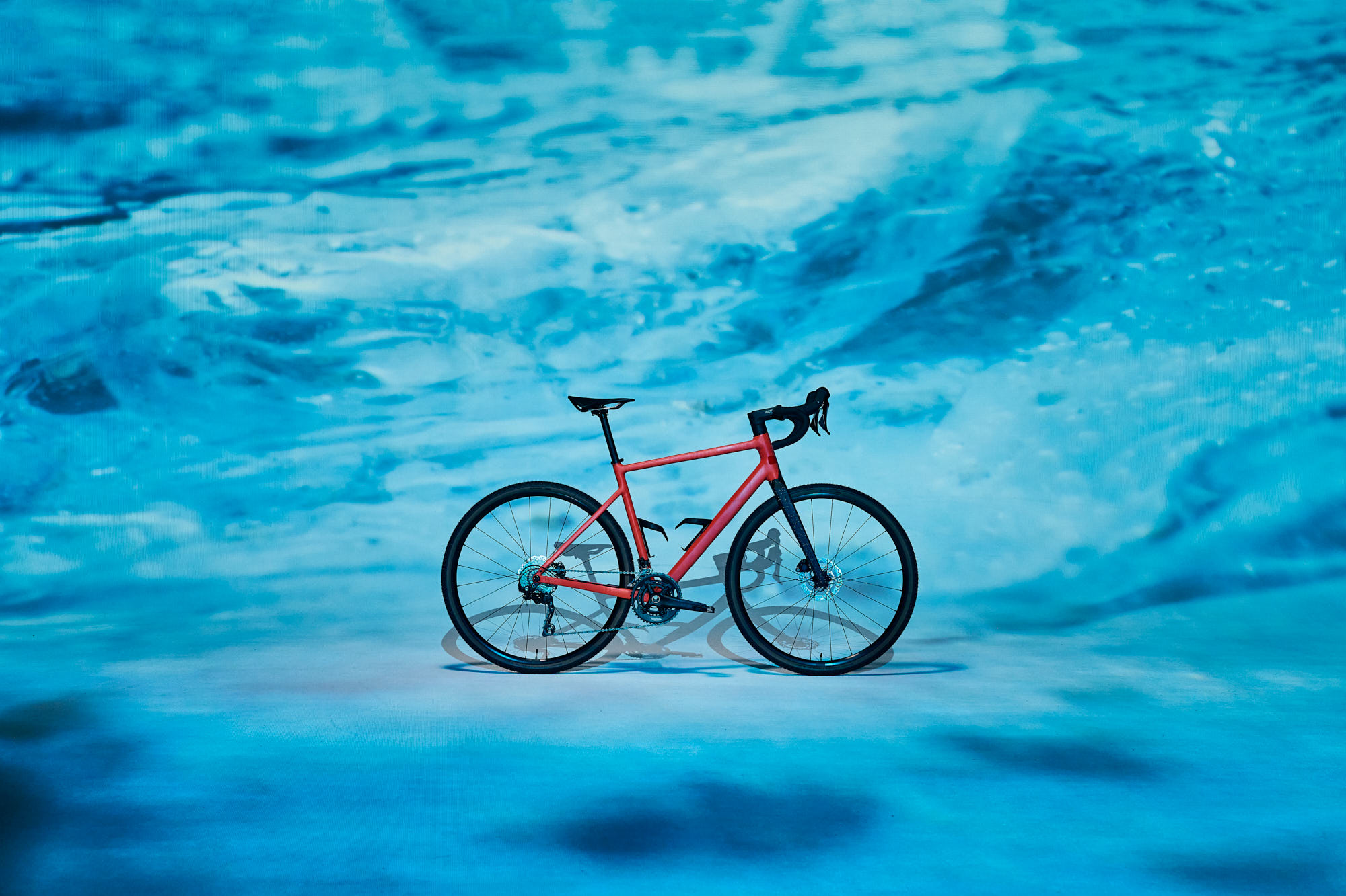 ROSE Bikes präsentiert mit dem neuen BLEND eine hybride Plattform, die ...