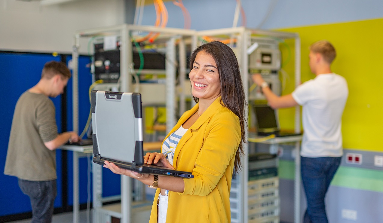 Zukunft gestalten - mit einem Studium der Informatik am Puls der Zeit ...