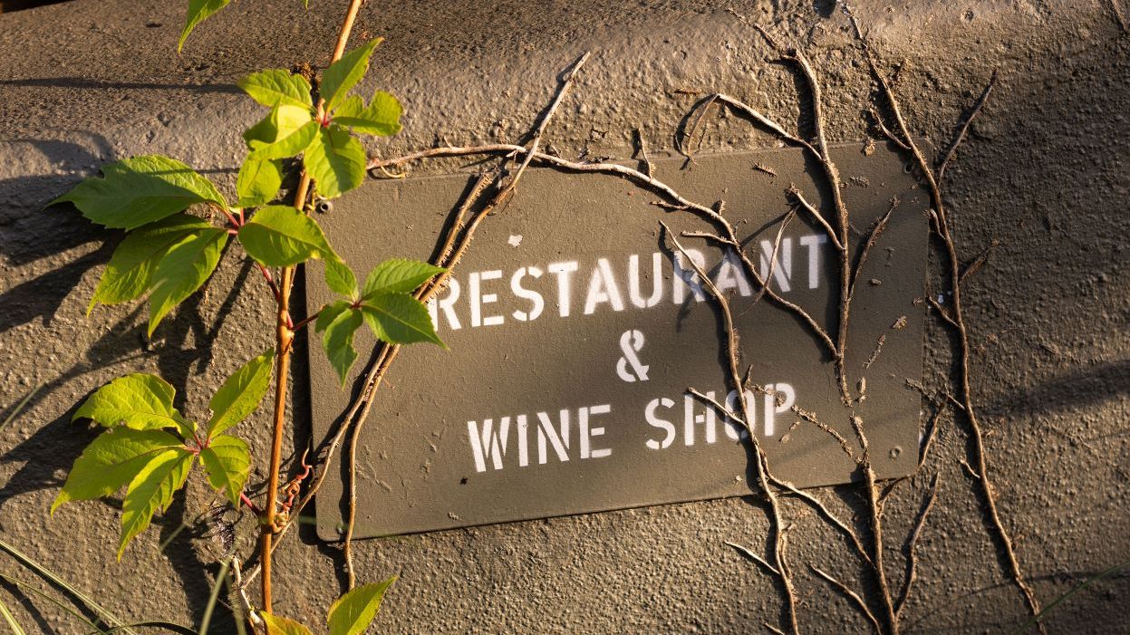 «Chez Smith»: Neueröffnung nach Renovation, Intervinum AG, Story - lifePR