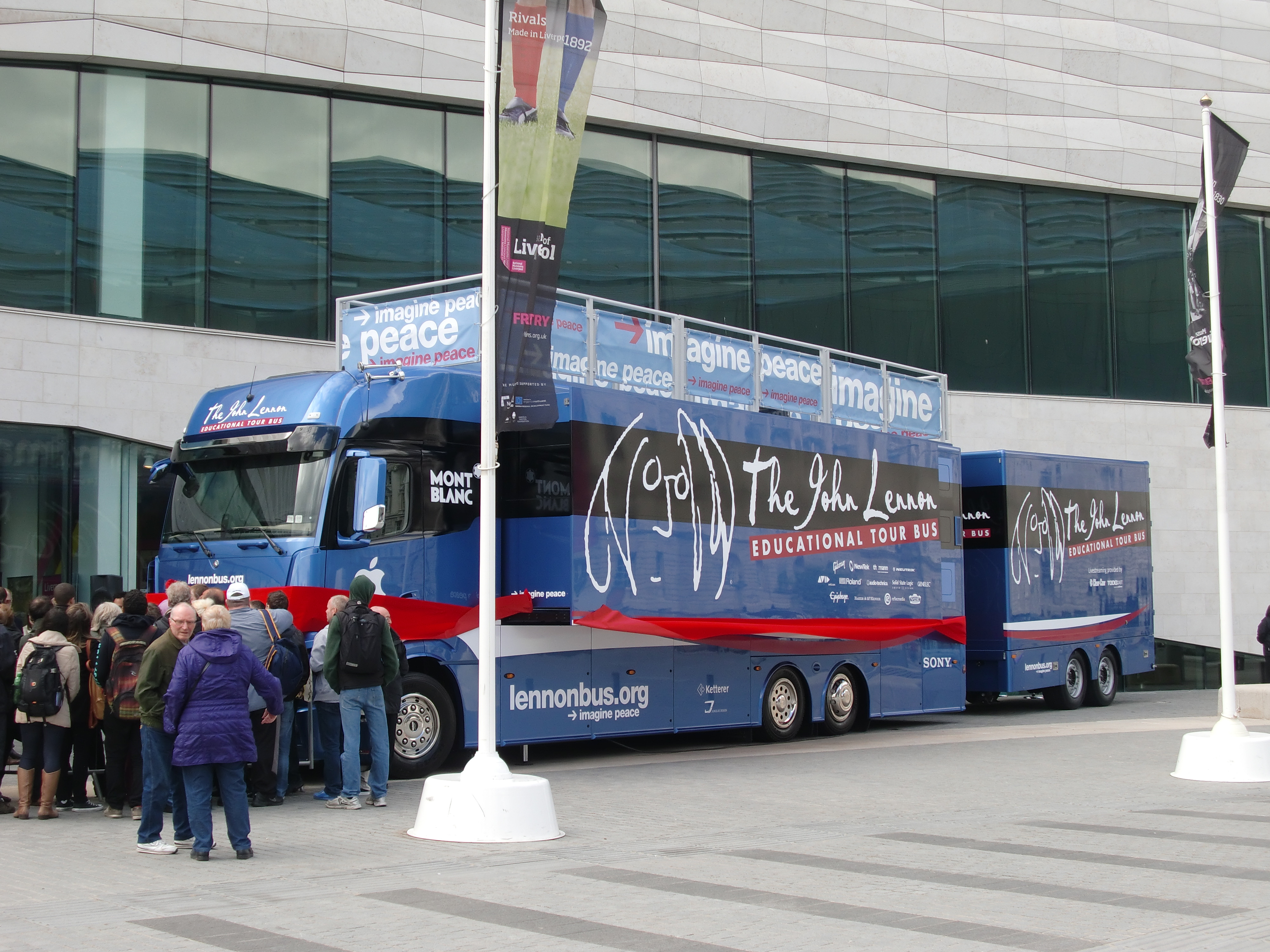 KETTERER TRUCKS baut neuen John Lennon Truck, KETTERER Spezialfahrzeuge ...