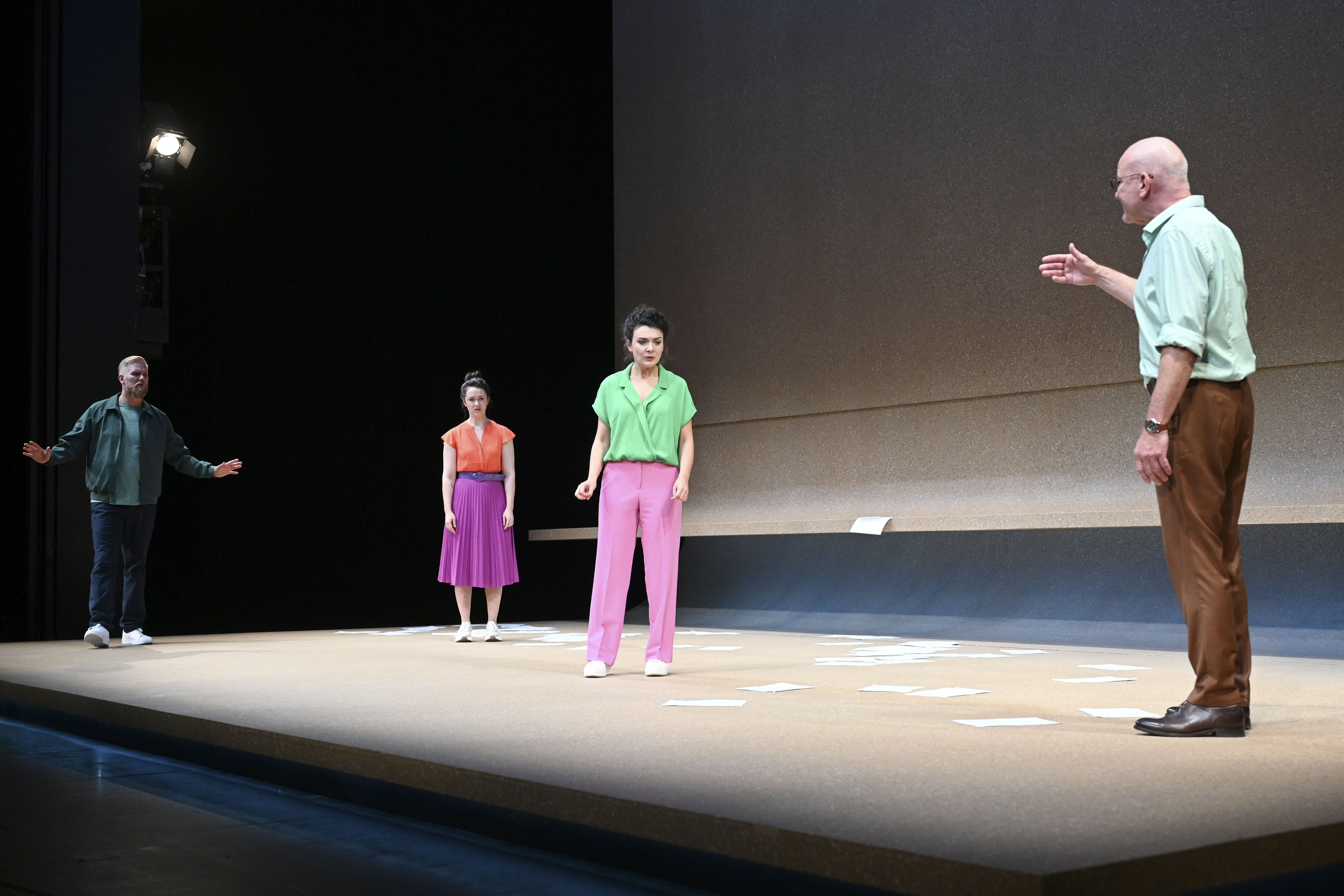 Weibliche Perspektive auf den Islam, Theater Heilbronn, Story - lifePR
