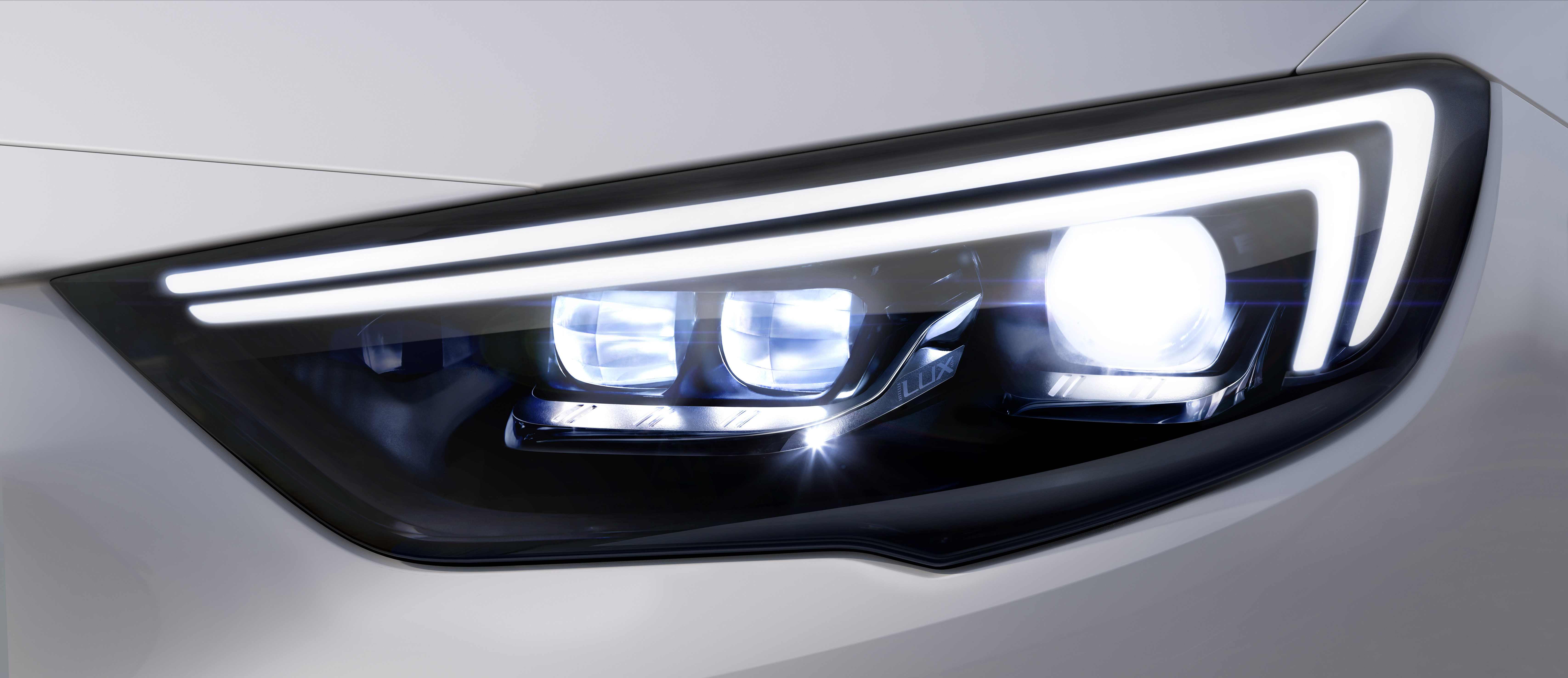Starkes Doppel: Opel Astra und IntelliLux LED® Matrix-Licht, Opel ...