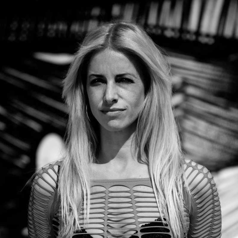 Sängerin Susan Blake ist neue Delfinbotschafterin der GRD, Gesellschaft ...