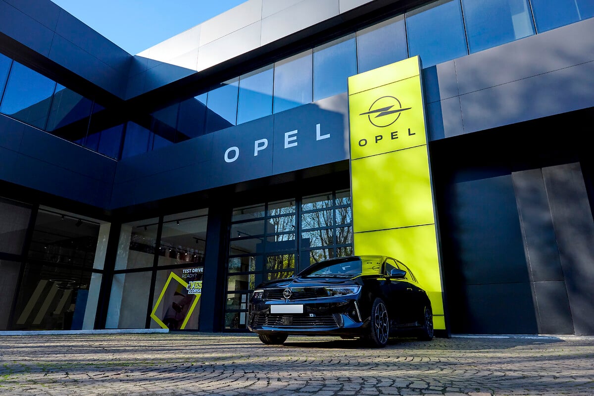 Bold, Modern, Electrifying: New CI Concept for Opel Showrooms, Opel ...