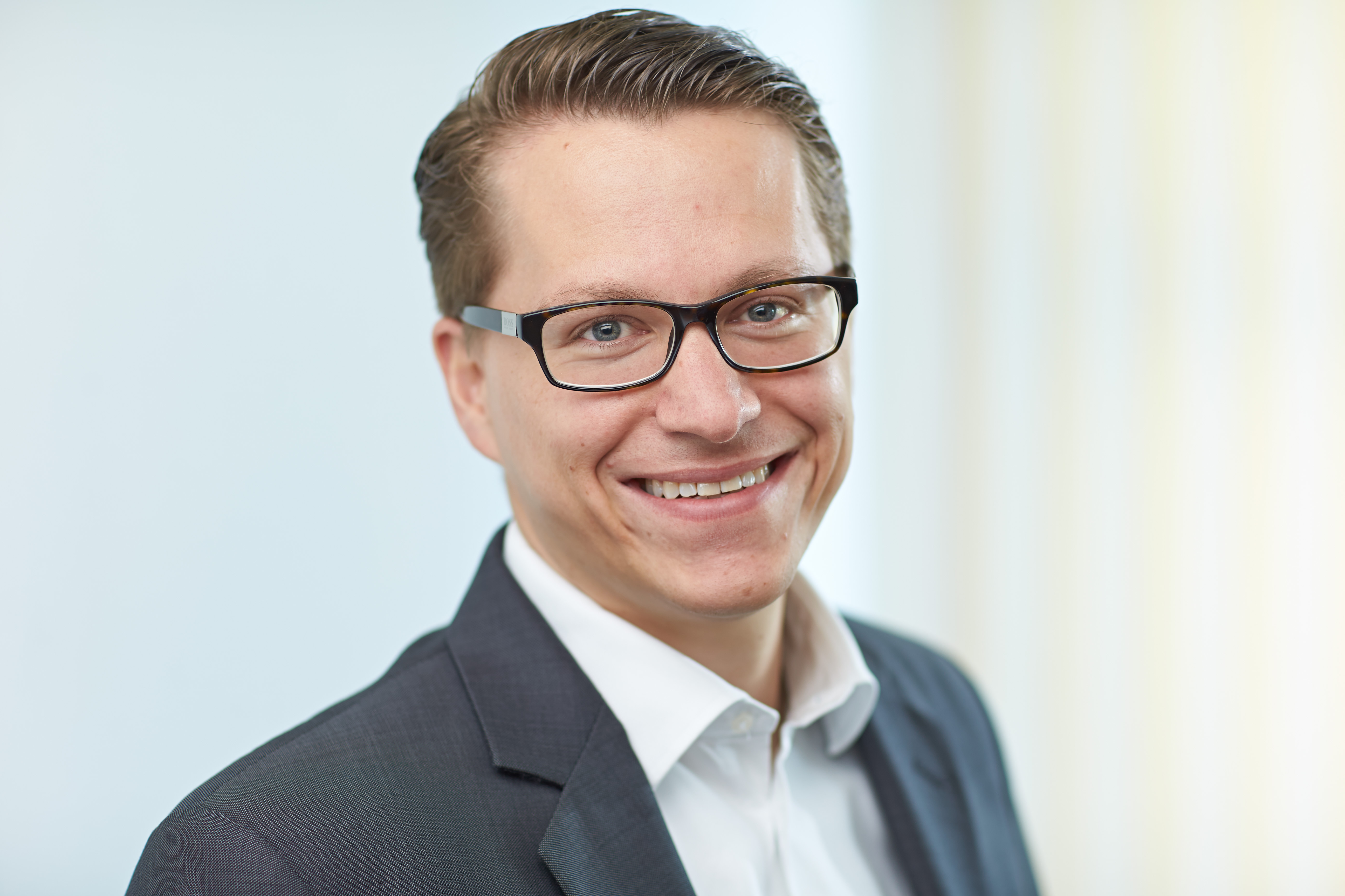 Weiss wechselt in L'TUR Vorstand, L'TUR Tourismus AG, Story - lifePR