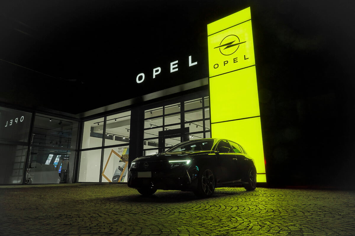 Bold, Modern, Electrifying: New CI Concept for Opel Showrooms, Opel ...