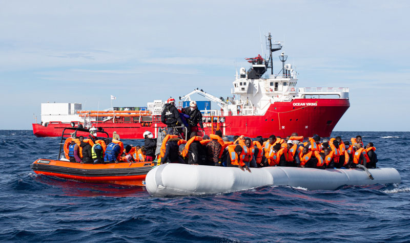 Rettungsschiff "Ocean Viking" bringt 373 Gerettete nach Sizilien ...
