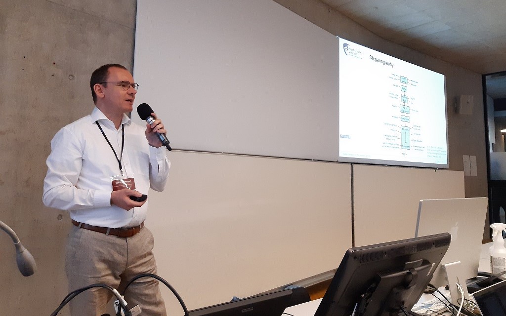 Prof. Steffen Wendzel stellt Entwurf einer Taxonomie für steganografische Methoden in Wien vor ...