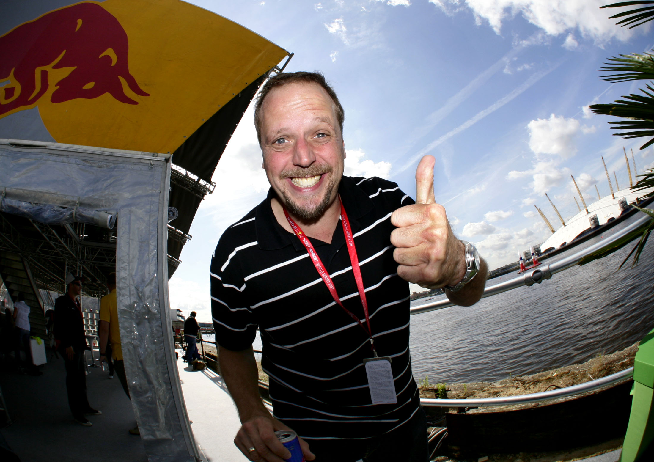 Amerikaner Mangold gewinnt Schlacht von London, Red Bull Deutschland ...