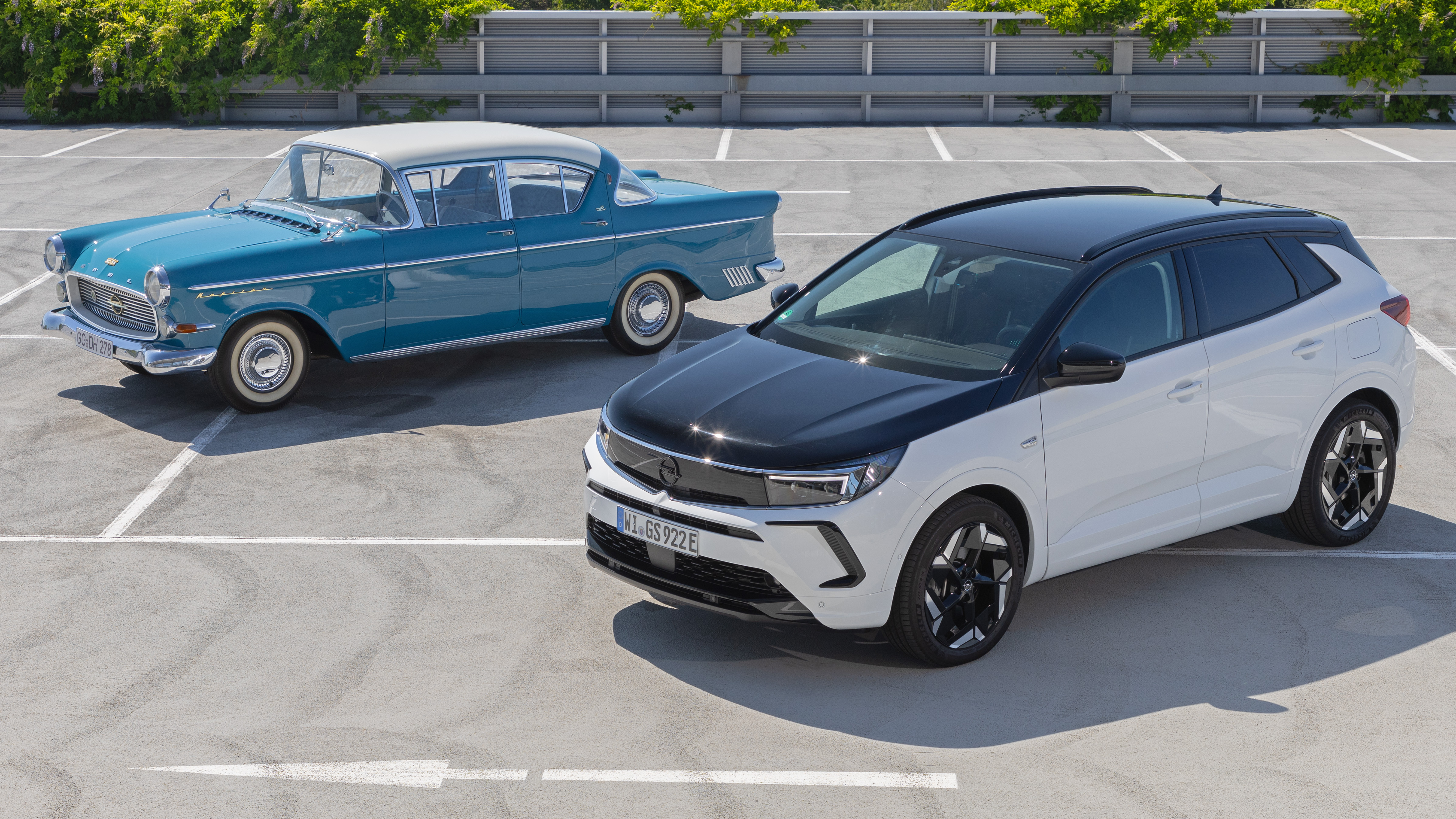 Opel-Topmodelle von damals und heute auf der 19. Classic-Gala ...