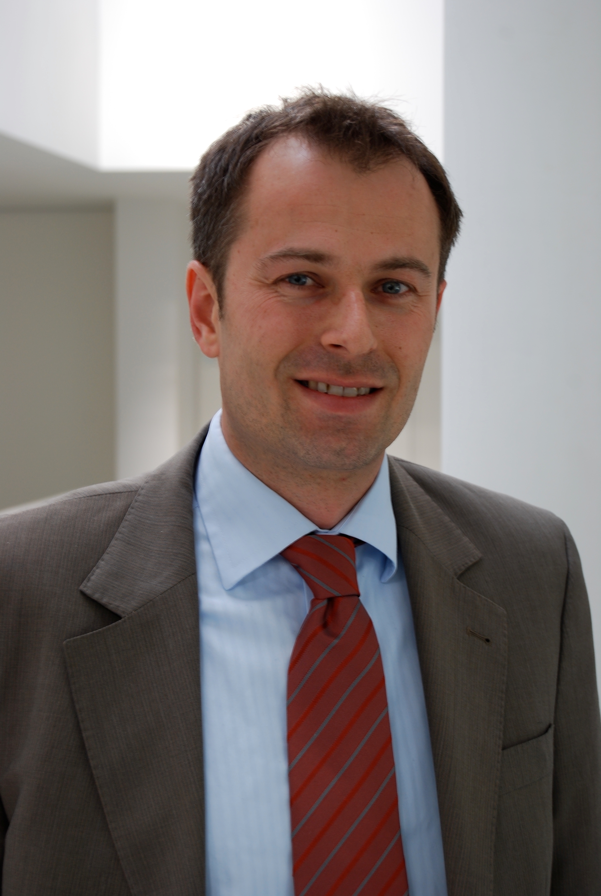 Experte für Humanressourcen verstärkt WHL, AKAD Bildungsgesellschaft ...