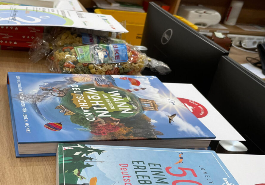 Projektabschluss “Kilometer sammeln”: Obdachlose Menschen freuen sich ...