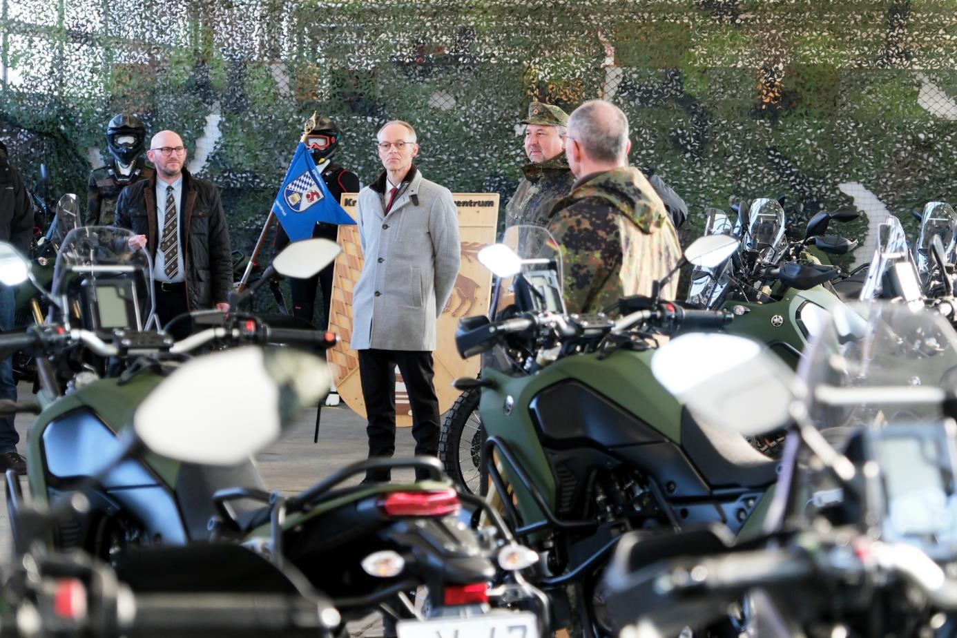 Yamaha übergibt die ersten 30 Yamaha Ténéré 700 an die Bundeswehr ...