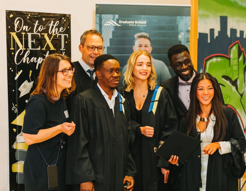 Ein Feuerwerk der Kulturen – internationale Graduation Night, zfh ...