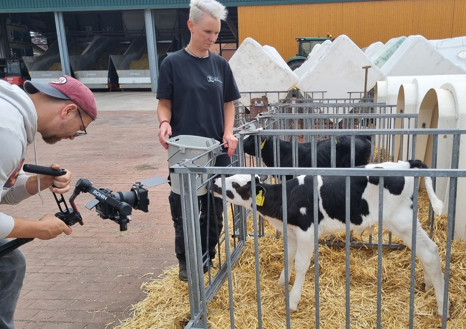 Jetzt gibt es „EinSichten in die Tierhaltung“ auch im Film, i.m.a - information.medien.agrar e.V ...