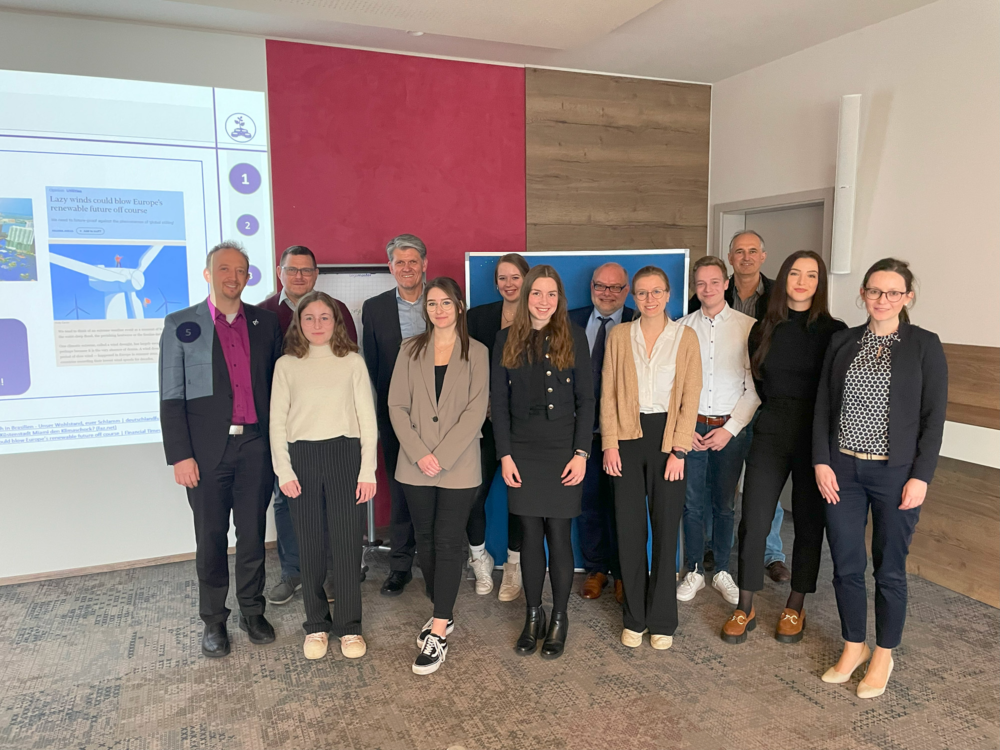 Absolventinnen und Absolventen der Hochschule Worms präsentieren ...