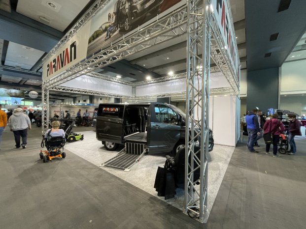 Premiere auf der IRMA: Paravan zeigt den neuen VW New Caravelle ...